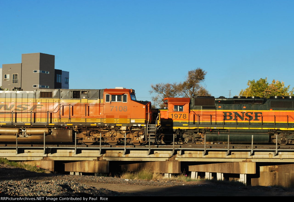 BNSF 7108 & BNSF 1978 Just Passeng